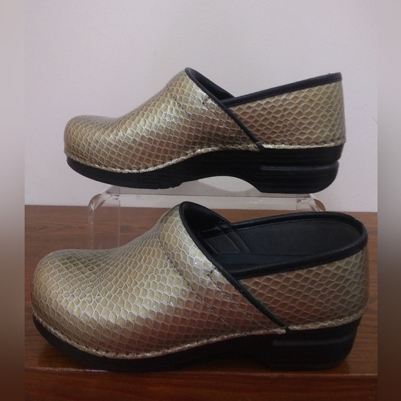 Dansko | Shoes | Dansko Xp Gold Professional Clogs | Poshmark